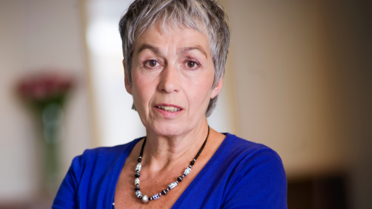 Jantine (62): "Mijn zoon wil niet dat ik oppas, omdat ik zijn kinderen ...