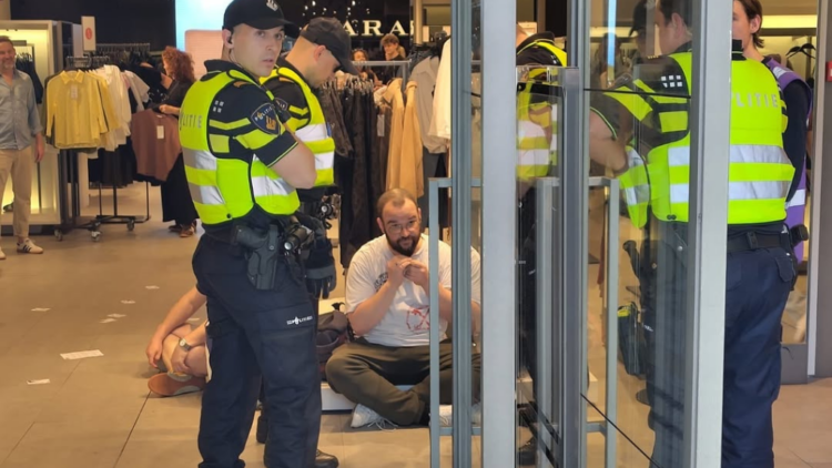 XR-activisten verspreiden boterzuur in Zara-winkel Nijmegen ondanks ...