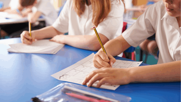 Docent (45): "Dit zijn de meest bizarre en zielige kindernamen die ik ...