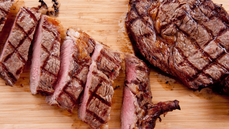 Dit zijn de nieuwe voedingsaanbevelingen: maar zoveel gram rood vlees ...