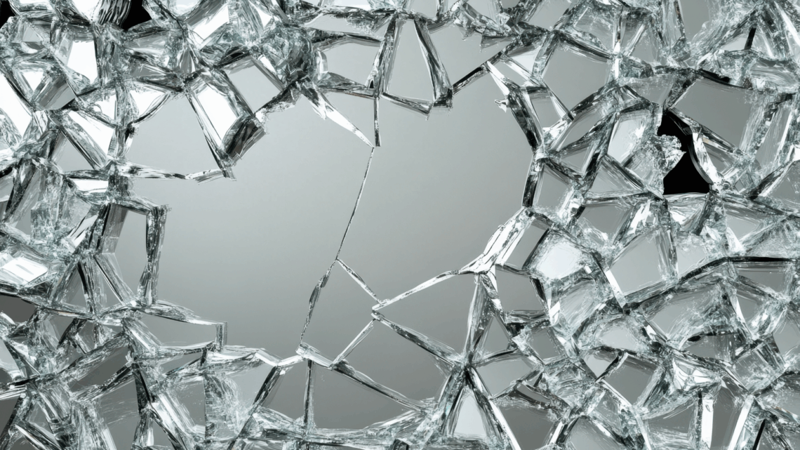 Landelijke terugroepactie bij drie supermarkten: product kan stukjes ...