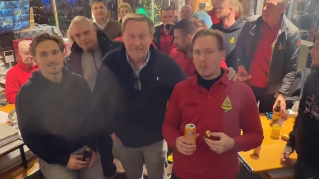 Discussie laait op: dit is het bizarre vermogen van augurkenkoning Oos ...